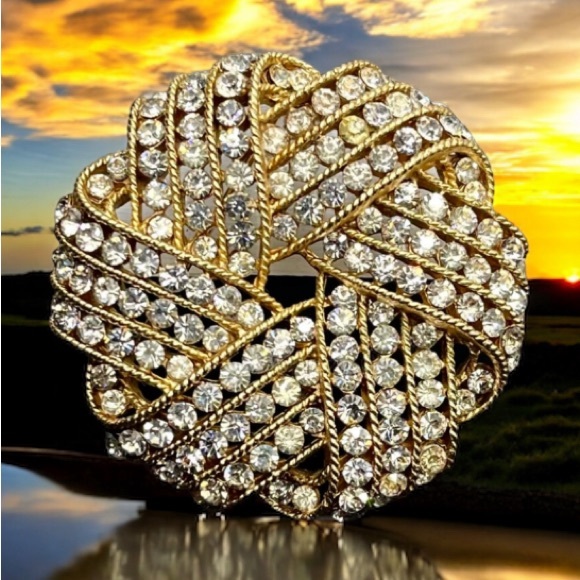 Trifari | Jewelry | Vintage Crown Trifari Brooch Cavalcade Collection ...